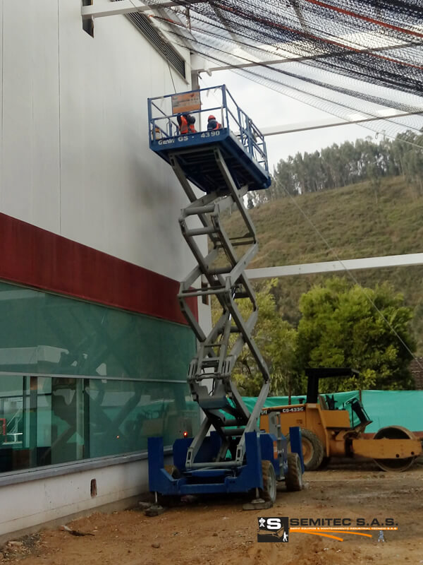 SEMITEC SAS - Equipos de trabajo en alturas